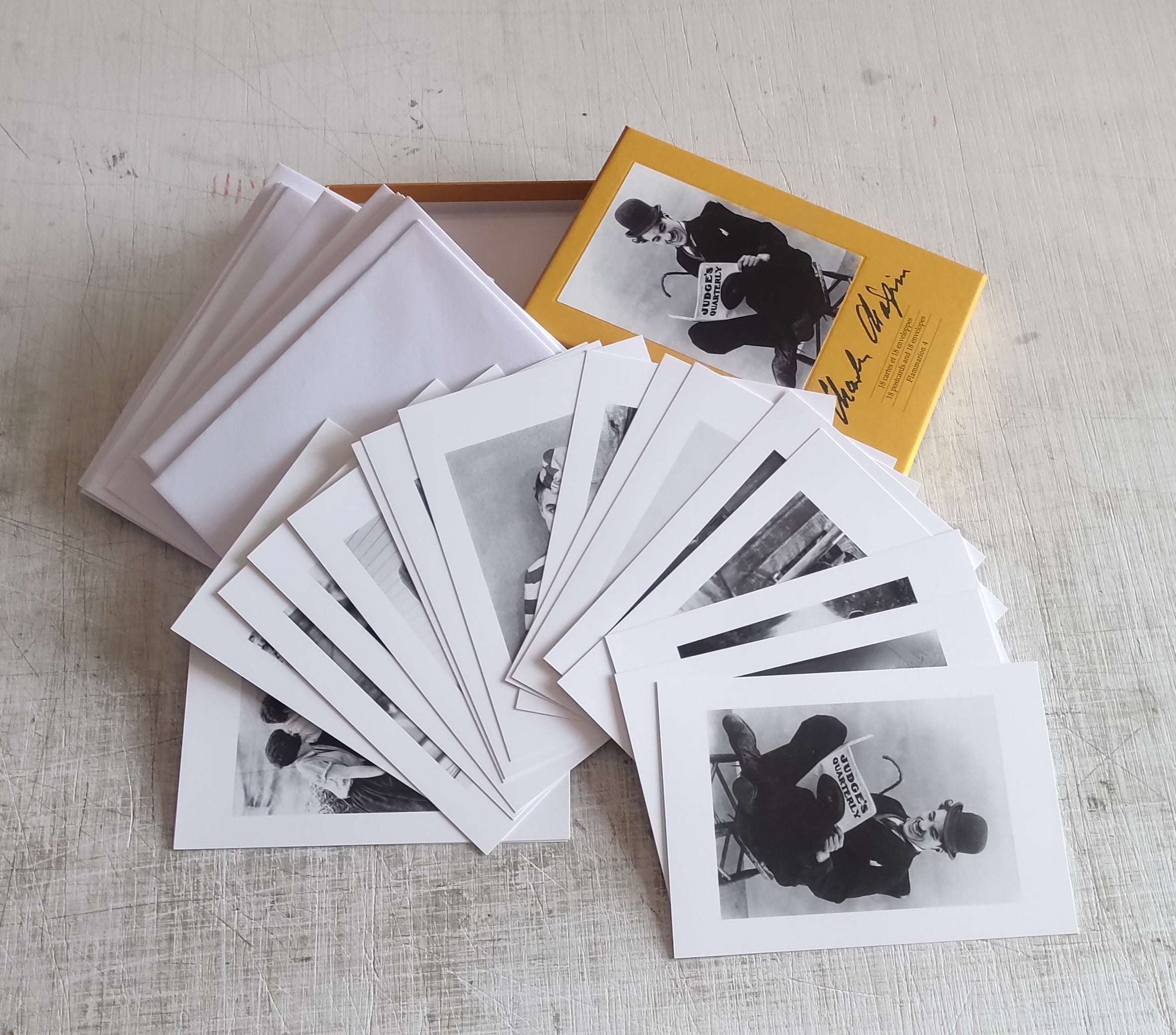 Charlie Chaplin - 18 Postcards and Envelopes (Postcard box) – Artistica ...