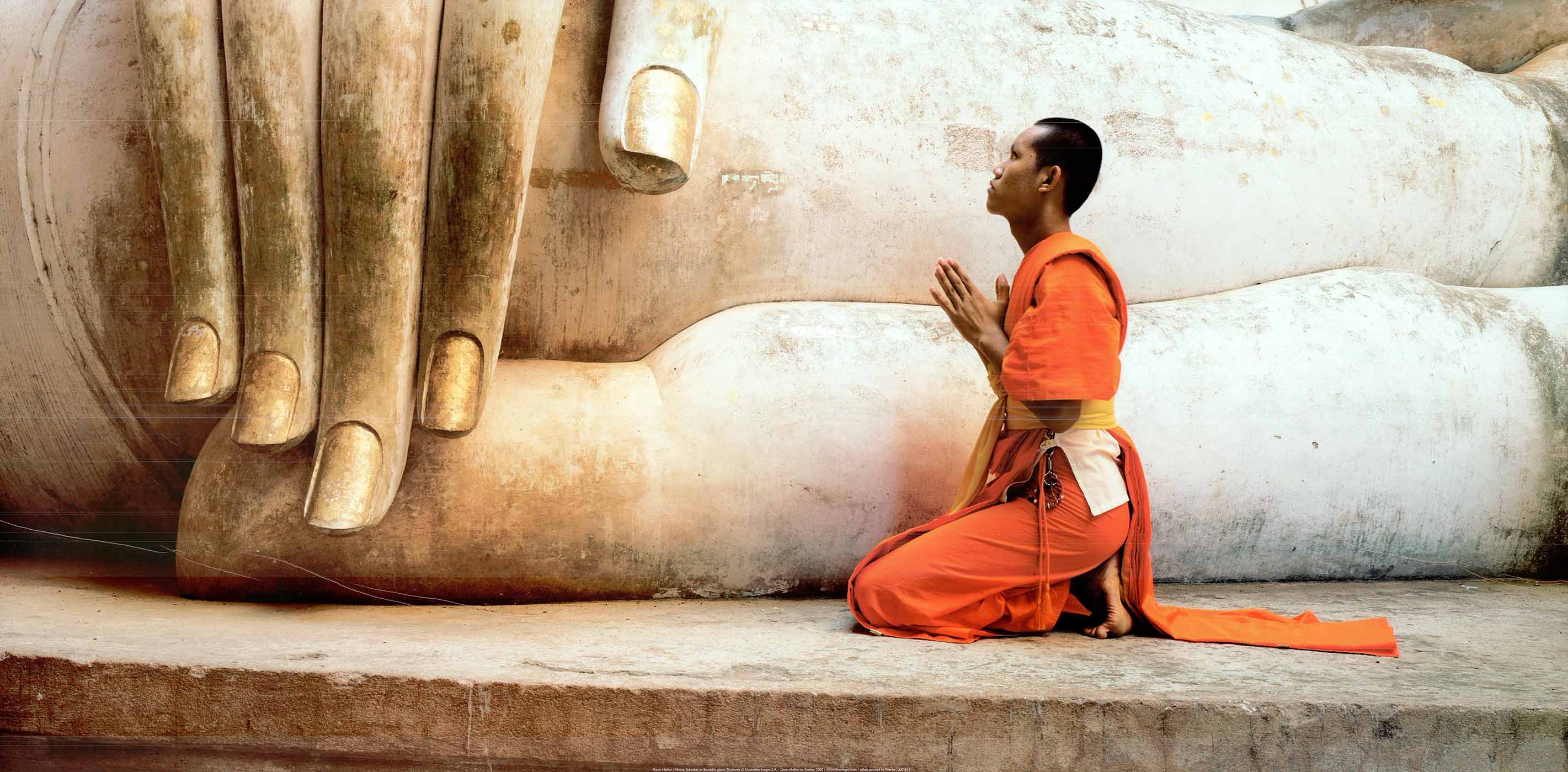 Sukothai Monk and Giant Buddha, Thailand by Gavin Hellier - 20 X 40 In ...